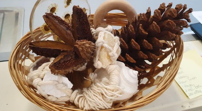 Unpacking heuristic play and treasure baskets for the most engaging ...